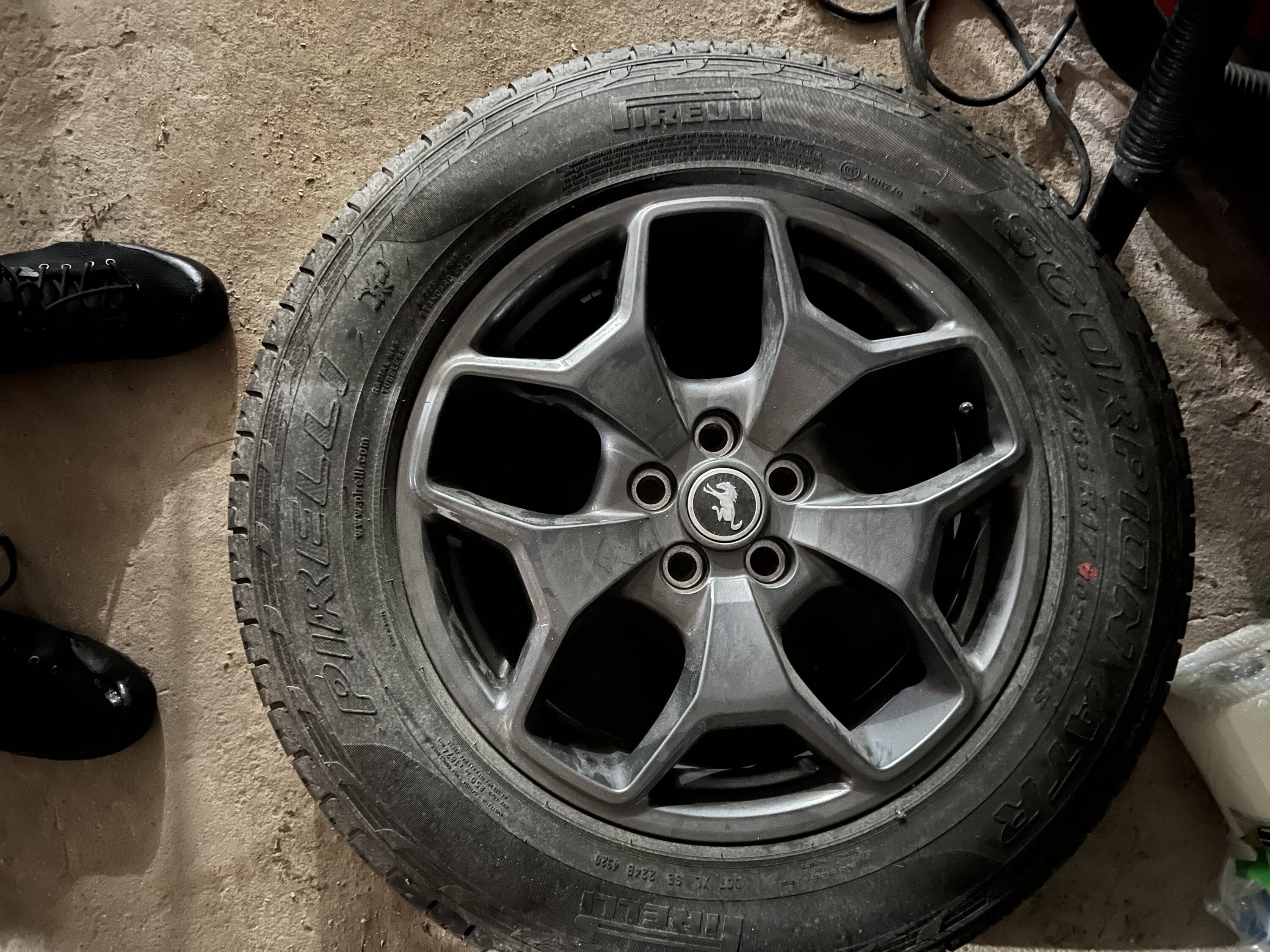 New York - *SOLD*Badlands wheels and stock Pirellis | 2021+ Ford Bronco ...