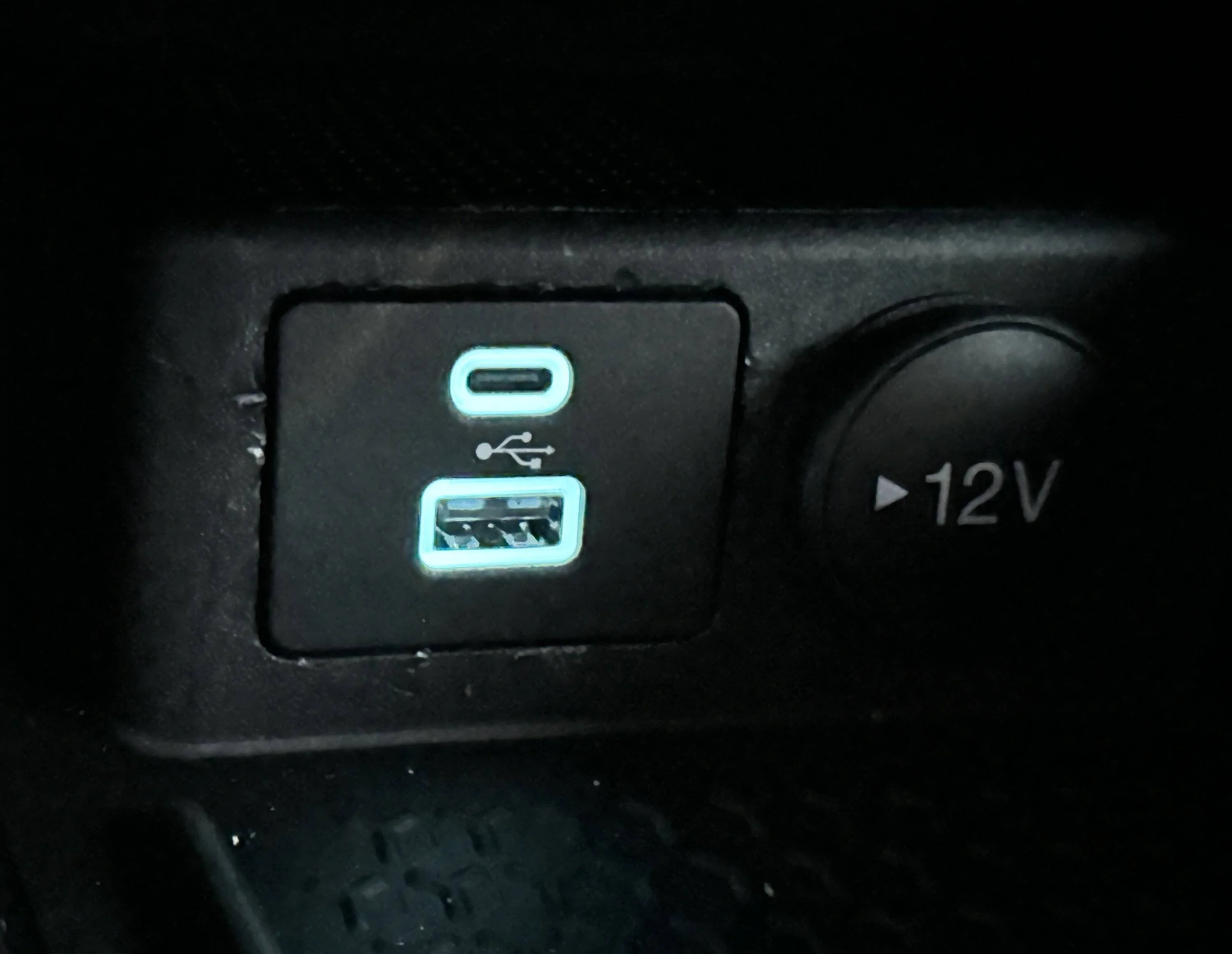 Illuminated USB Media Port DIY Install | 2021+ Ford Bronco Sport Forum ...