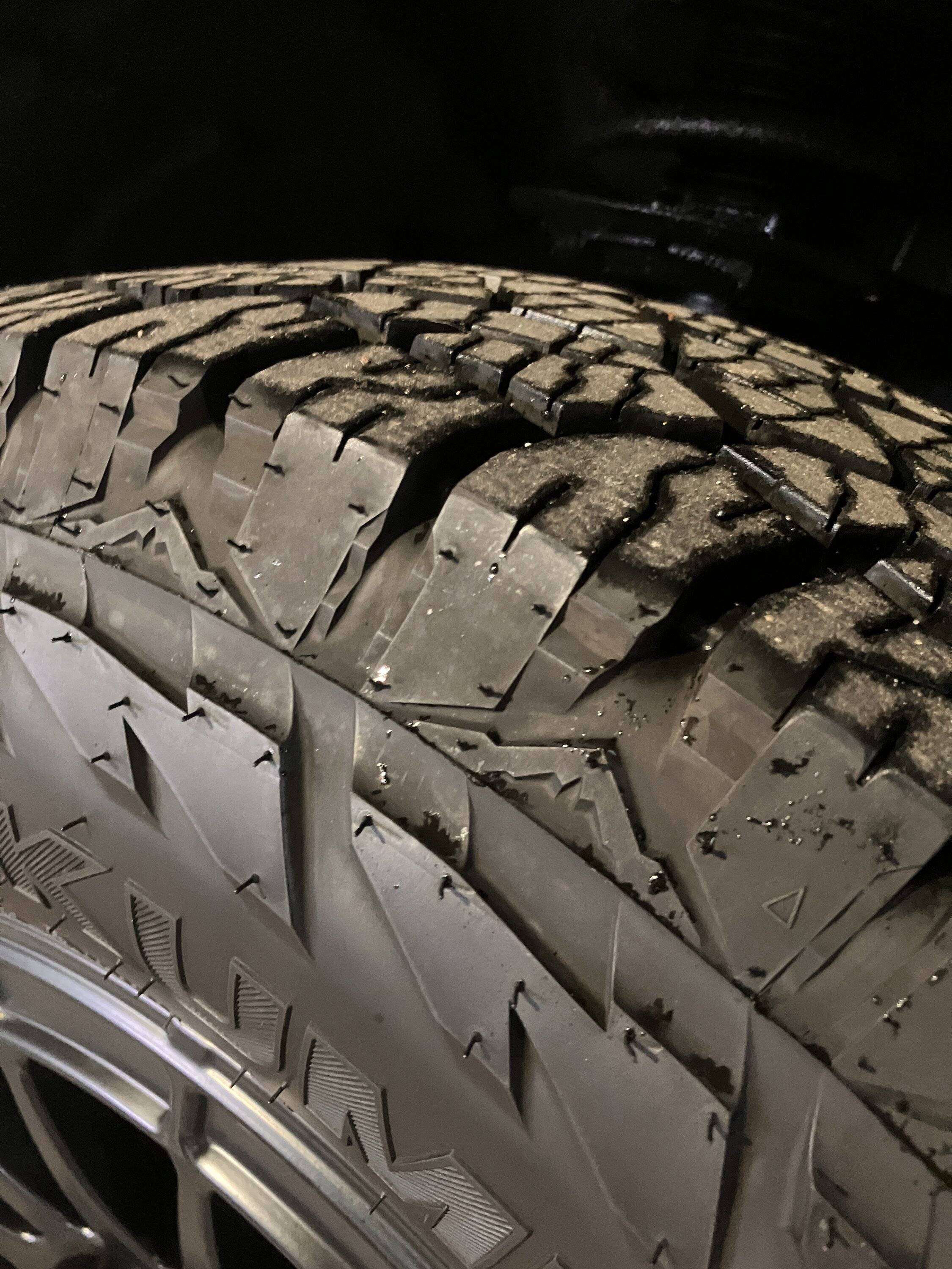 Virginia - 17x7.5 5x108 +30 63.4mm hub bore Method MR314 w/245/70R17 ...