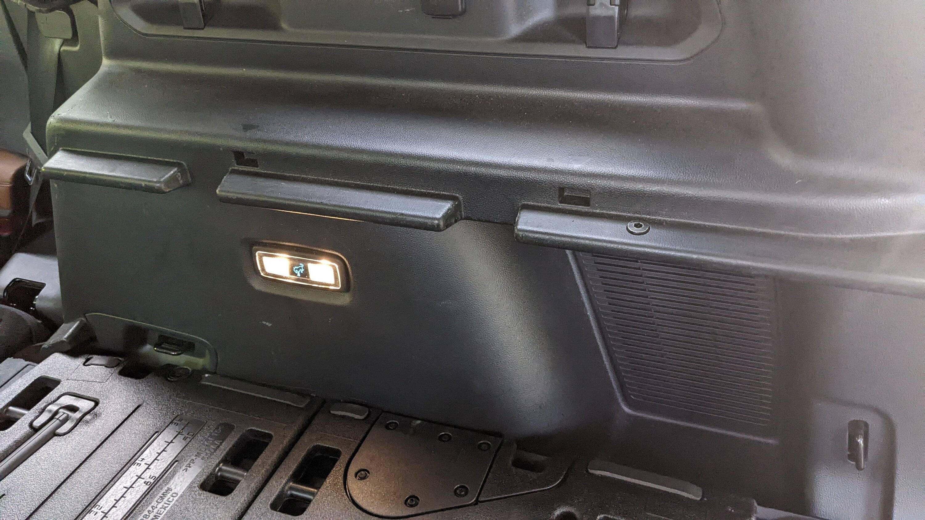 Colorado - Cargo management shelf M1PZ-7813046-GA | 2021+ Ford Bronco ...