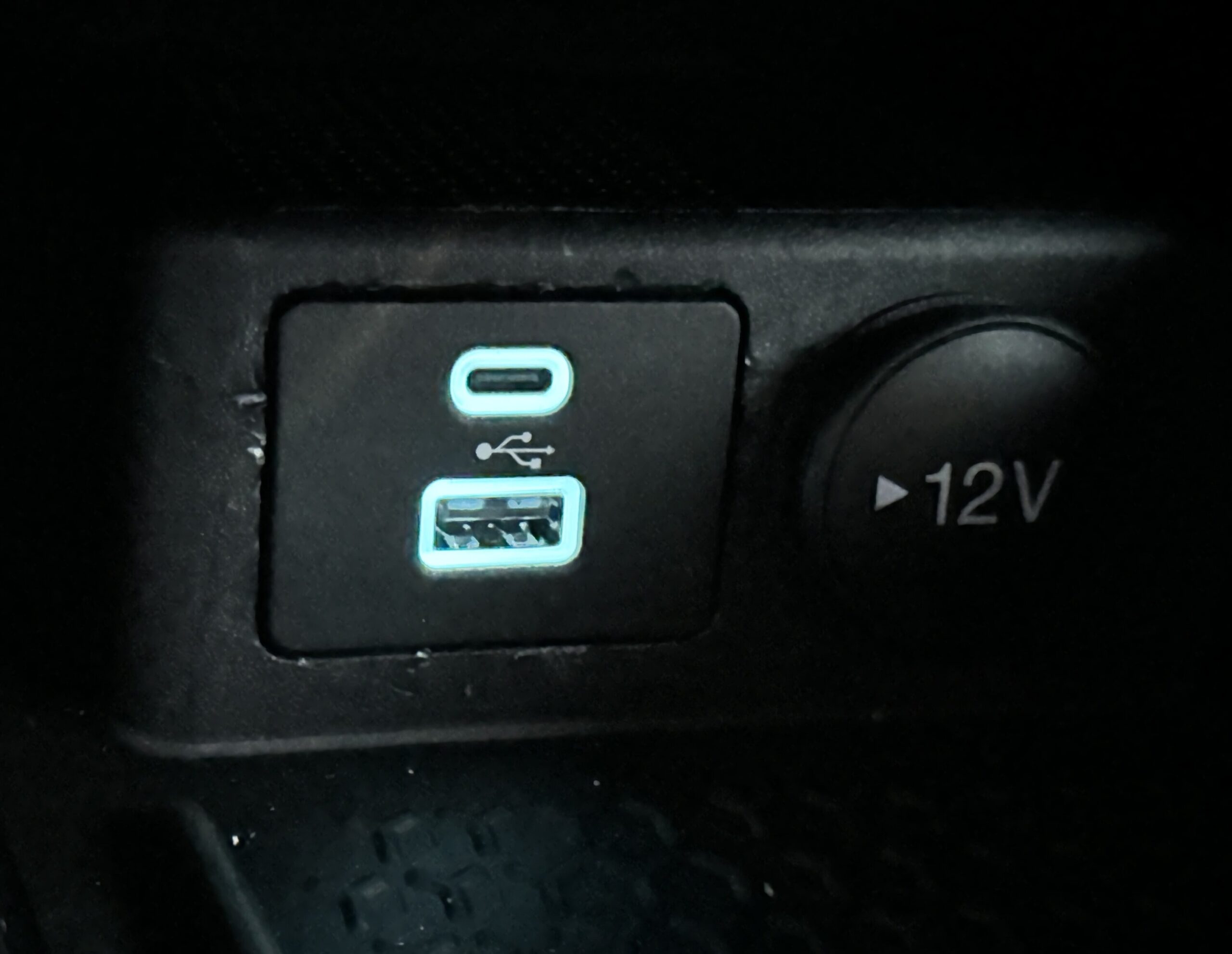 Illuminated USB Media Port DIY Install | 2021+ Ford Bronco Sport Forum ...